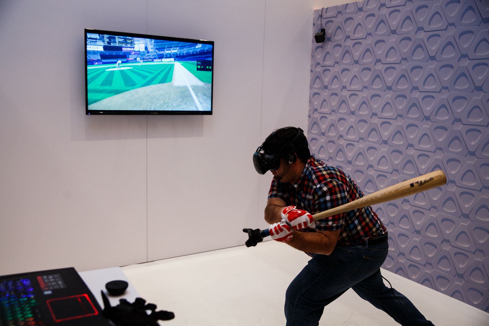 VR hacks could put players in harm's way, researchers say | Cyware ...